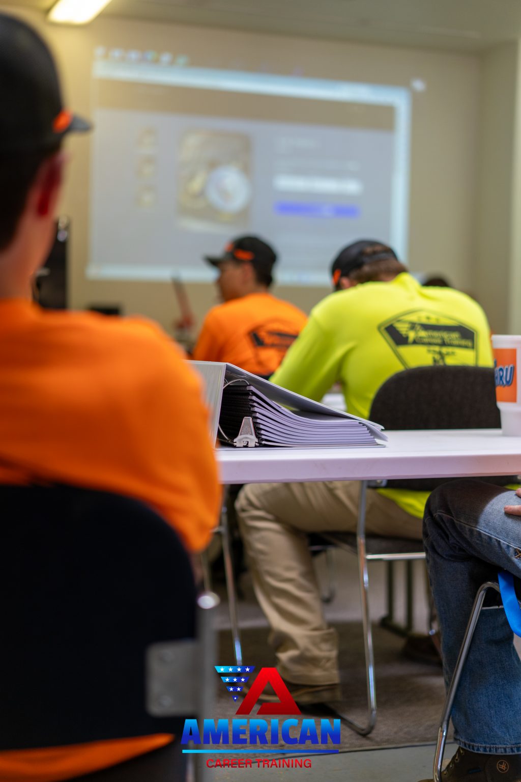 What Does a Lineman Do? A Complete Guide to Lineman Training & Career ...